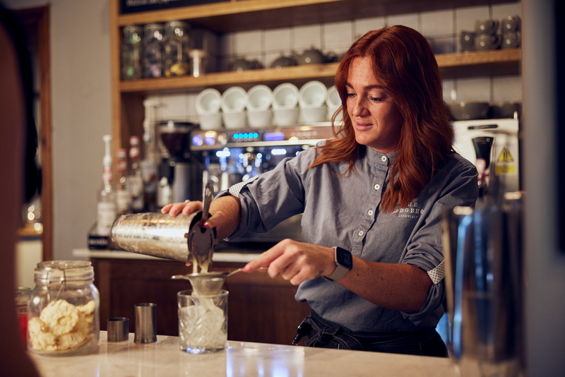 10 reasons to choose a bar job in London